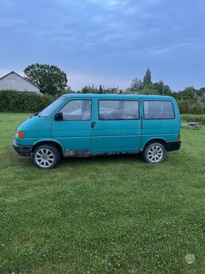 Green Volkswagen Transporter 1992 in Alytus, with an engine capacity of 1.90 L and mileage of 300 thousand km for 1150 €, photo 3 on AUTOMOTO.COM.LV