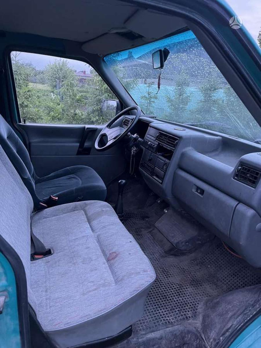 Green Volkswagen Transporter 1992 in Alytus, with an engine capacity of 1.90 L and mileage of 300 thousand km for 1150 €, photo 6 on AUTOMOTO.COM.LV