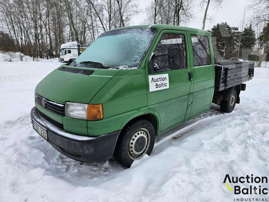 Green Volkswagen Transporter 1996 in Jurbarkas, with an engine capacity of 2.46 L and mileage of 760 thousand km for 450 €, photo 1 on AUTOMOTO.COM.LV