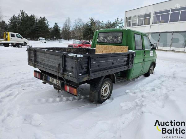 Zaļš Volkswagen Transporter 1996 Jurbarkas, ar dzinēja tilpumu 2.46 L un nobraukumu 760 tūkst. km par 450 €, foto 3 vietnē AUTOMOTO.COM.LV