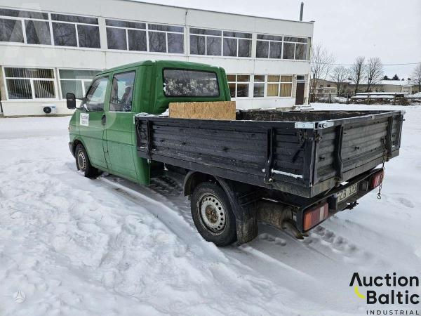 Zaļš Volkswagen Transporter 1996 Jurbarkas, ar dzinēja tilpumu 2.46 L un nobraukumu 760 tūkst. km par 450 €, foto 4 vietnē AUTOMOTO.COM.LV