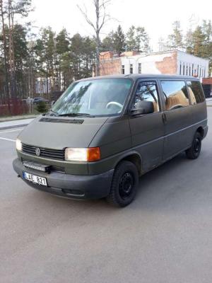Green Volkswagen Transporter 2000 in Visaginas, with an engine capacity of 2.46 L and mileage of 290 thousand km for 2500 €, photo  on AUTOMOTO.COM.LV