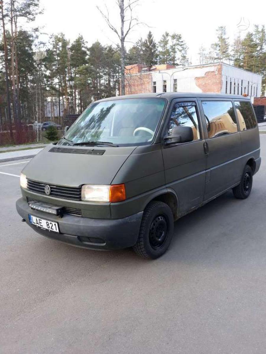 Green Volkswagen Transporter 2000 in Visaginas, with an engine capacity of 2.46 L and mileage of 290 thousand km for 2500 €, photo 1 on AUTOMOTO.COM.LV