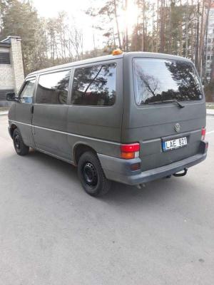 Green Volkswagen Transporter 2000 in Visaginas, with an engine capacity of 2.46 L and mileage of 290 thousand km for 2500 €, photo 4 on AUTOMOTO.COM.LV