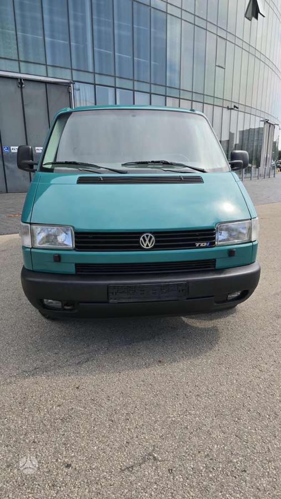 Zaļš Volkswagen Transporter 2002 Šauļi, ar dzinēja tilpumu 2.46 L un nobraukumu 235 tūkst. km par 5350 €, foto 3 vietnē AUTOMOTO.COM.LV