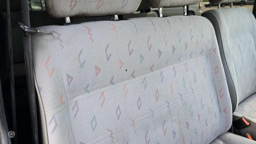 Zaļš Volkswagen Transporter 2002 Šauļi, ar dzinēja tilpumu 2.46 L un nobraukumu 235 tūkst. km par 5350 €, foto 11 vietnē AUTOMOTO.COM.LV