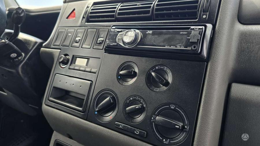 Zaļš Volkswagen Transporter 2002 Šauļi, ar dzinēja tilpumu 2.46 L un nobraukumu 235 tūkst. km par 5350 €, foto 14 vietnē AUTOMOTO.COM.LV