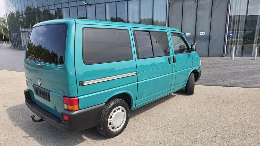 Zaļš Volkswagen Transporter 2002 Šauļi, ar dzinēja tilpumu 2.46 L un nobraukumu 235 tūkst. km par 5350 €, foto 21 vietnē AUTOMOTO.COM.LV
