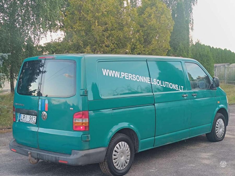 Green Volkswagen Transporter 2007 in Vilnius, with an engine capacity of 1.90 L and mileage of 342 thousand km for 2999 €, photo 5 on AUTOMOTO.COM.LV