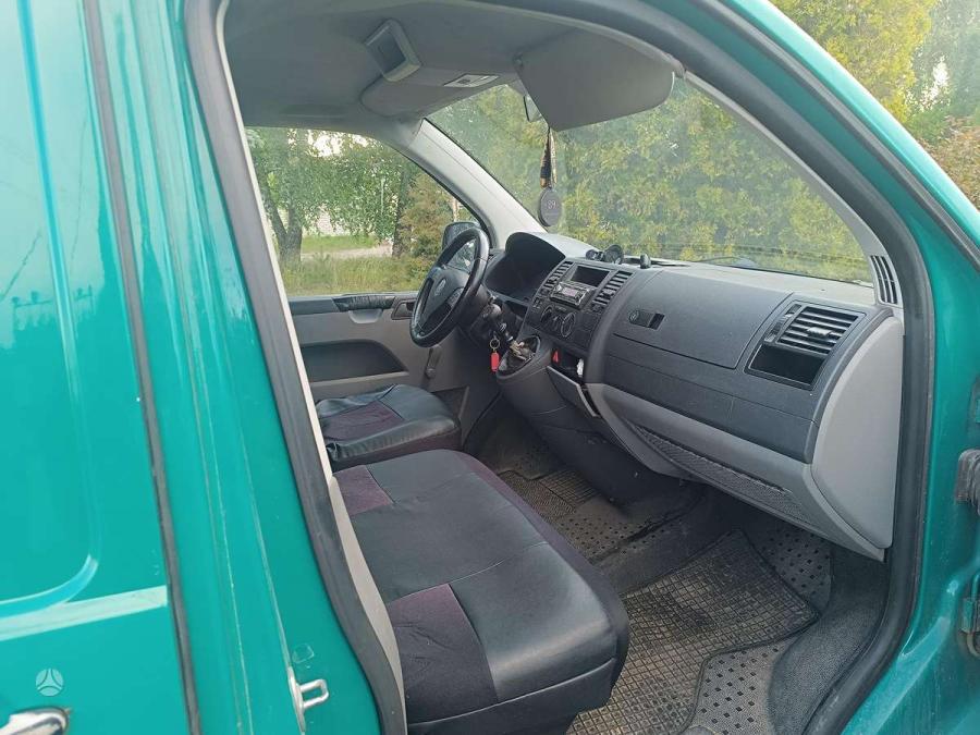 Green Volkswagen Transporter 2007 in Vilnius, with an engine capacity of 1.90 L and mileage of 342 thousand km for 2999 €, photo 10 on AUTOMOTO.COM.LV