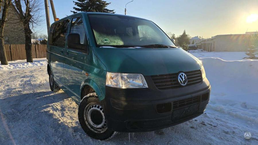 Green Volkswagen Transporter 2008 in Siauliai, with an engine capacity of 1.90 L and mileage of 185 thousand km for 5450 €, photo 1 on AUTOMOTO.COM.LV