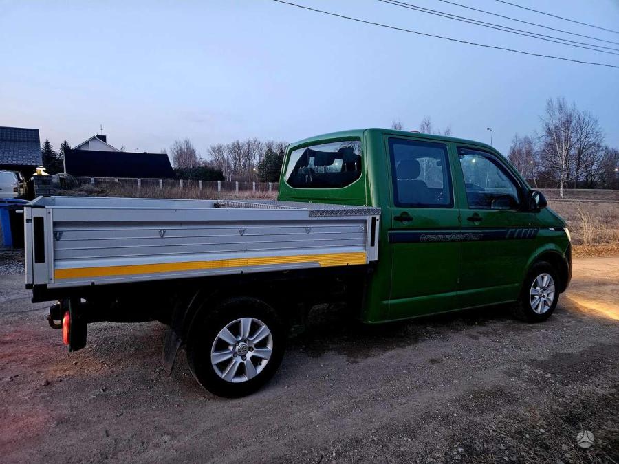 Green Volkswagen Transporter 2020 in Kaisiadorys, with an engine capacity of 2.00 L and mileage of 50 thousand km for 17200 €, photo 4 on AUTOMOTO.COM.LV