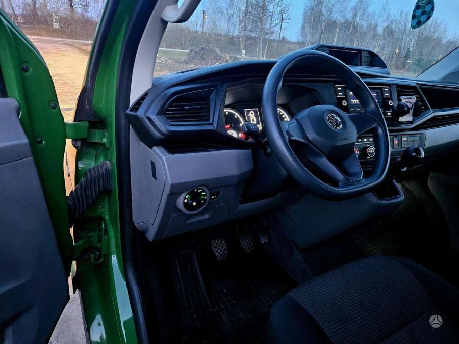 Green Volkswagen Transporter 2020 in Kaisiadorys, with an engine capacity of 2.00 L and mileage of 50 thousand km for 17200 €, photo 11 on AUTOMOTO.COM.LV