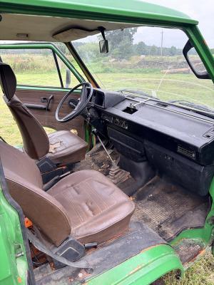 Green Volkswagen Transporter 1982 in Tallinn, with an engine capacity of 2.00 L and mileage of 0 thousand km for 3000 €, photo 21 on AUTOMOTO.COM.LV