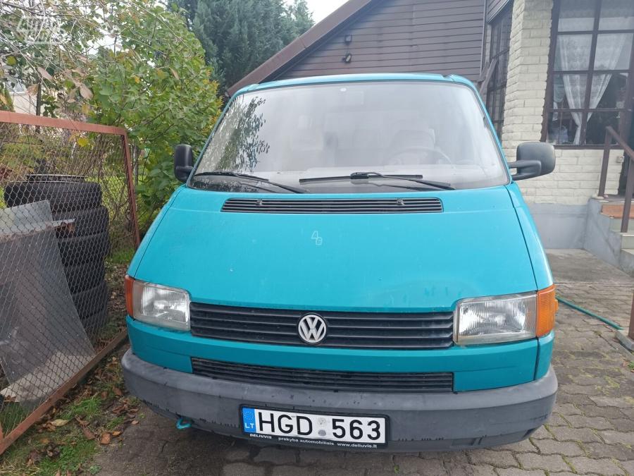 Green Volkswagen Transporter 1995 in Vilnius, with an engine capacity of 1.90 L and mileage of 312 thousand km for 3200 €, photo 1 on AUTOMOTO.COM.LV