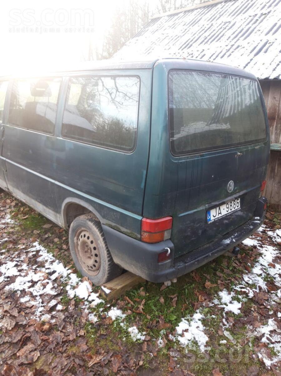 Green Volkswagen Transporter 1996 in Riga, with an engine capacity of 2.50 L and mileage of 500 thousand km for 1100 €, photo 4 on AUTOMOTO.COM.LV