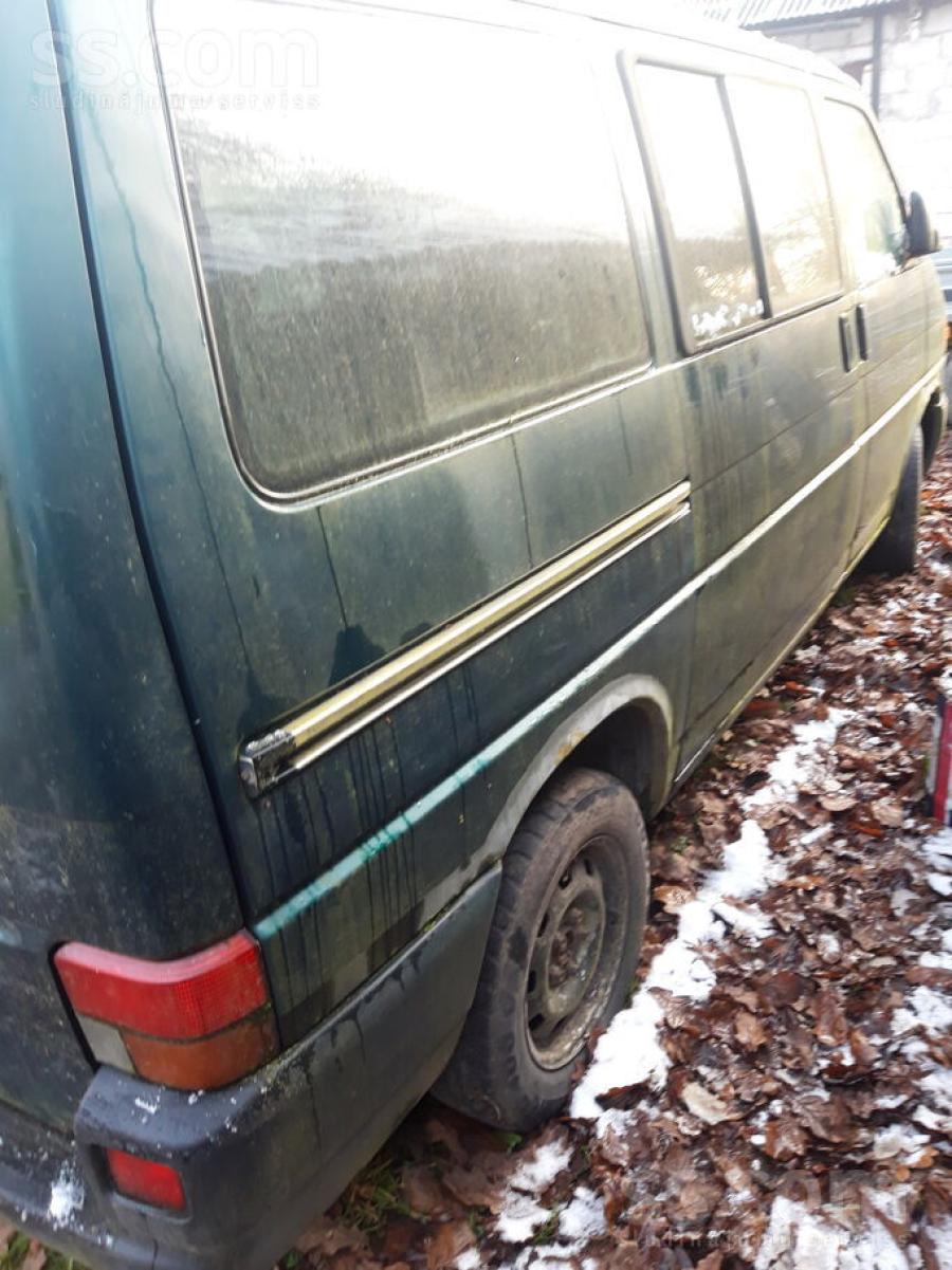 Green Volkswagen Transporter 1996 in Riga, with an engine capacity of 2.50 L and mileage of 500 thousand km for 1100 €, photo 6 on AUTOMOTO.COM.LV