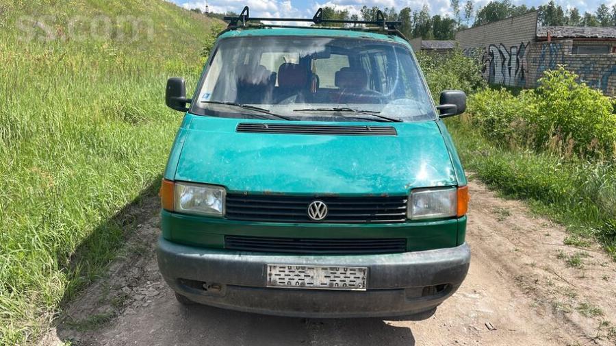 Green Volkswagen Transporter 1997 in Rezekne, with an engine capacity of 2.50 L and mileage of 591 thousand km for 1300 €, photo 2 on AUTOMOTO.COM.LV