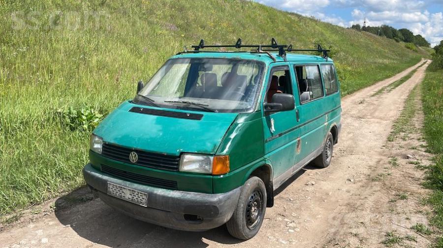 Green Volkswagen Transporter 1997 in Rezekne, with an engine capacity of 2.50 L and mileage of 591 thousand km for 1300 €, photo 3 on AUTOMOTO.COM.LV