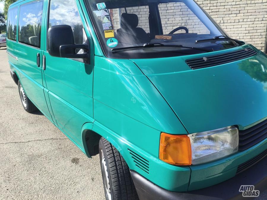 Green Volkswagen Transporter 2000 in Joniskis, with an engine capacity of 2.50 L and mileage of 302 thousand km for 3999 €, photo 4 on AUTOMOTO.COM.LV