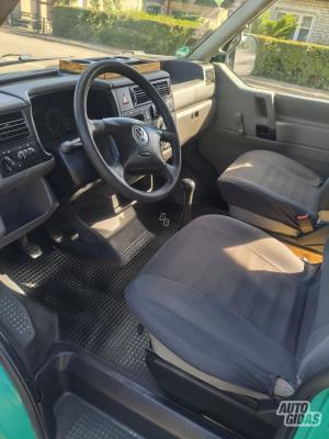 Green Volkswagen Transporter 2000 in Joniskis, with an engine capacity of 2.50 L and mileage of 302 thousand km for 3999 €, photo 6 on AUTOMOTO.COM.LV