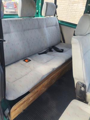 Green Volkswagen Transporter 2000 in Joniskis, with an engine capacity of 2.50 L and mileage of 302 thousand km for 3999 €, photo 8 on AUTOMOTO.COM.LV