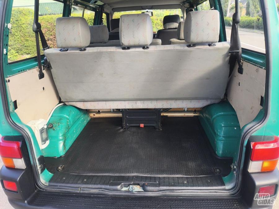 Green Volkswagen Transporter 2000 in Joniskis, with an engine capacity of 2.50 L and mileage of 302 thousand km for 3999 €, photo 10 on AUTOMOTO.COM.LV