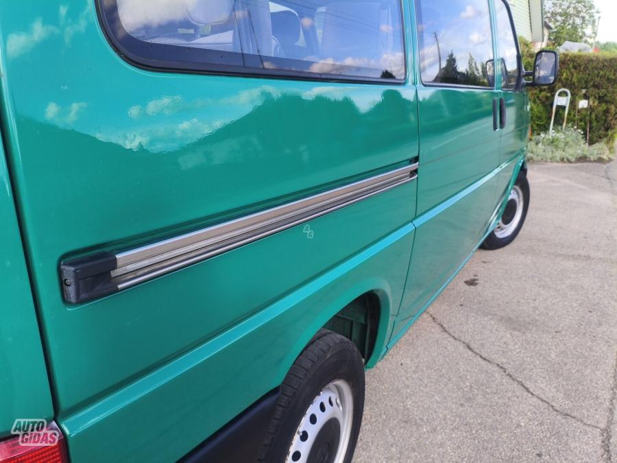 Green Volkswagen Transporter 2000 in Joniskis, with an engine capacity of 2.50 L and mileage of 302 thousand km for 3999 €, photo 13 on AUTOMOTO.COM.LV
