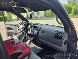 Zaļš Volkswagen Transporter 2004 Tukums, ar dzinēja tilpumu 2.50 L un nobraukumu 438 tūkst. km par 5285 €, foto 10 vietnē AUTOMOTO.COM.LV