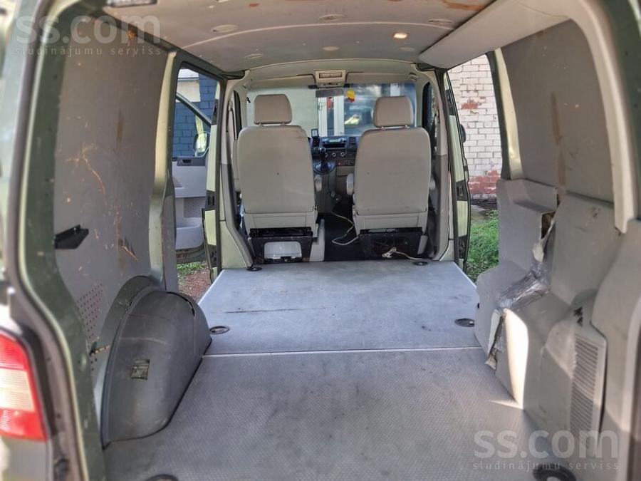 Zaļš Volkswagen Transporter 2010 Rīga, ar dzinēja tilpumu 2.00 L un nobraukumu 474 tūkst. km par 6100 €, foto 9 vietnē AUTOMOTO.COM.LV