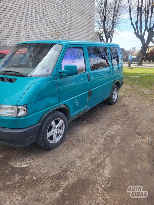 Green Volkswagen Transporter 1995 in Telschi, with an engine capacity of 2.40 L and mileage of 400 thousand km for 1450 €, photo 1 on AUTOMOTO.COM.LV