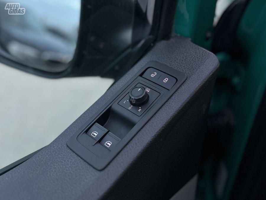 Green Volkswagen Transporter 2016 in Kaunas, with an engine capacity of 2.00 L and mileage of 443 thousand km for 14500 €, photo 20 on AUTOMOTO.COM.LV