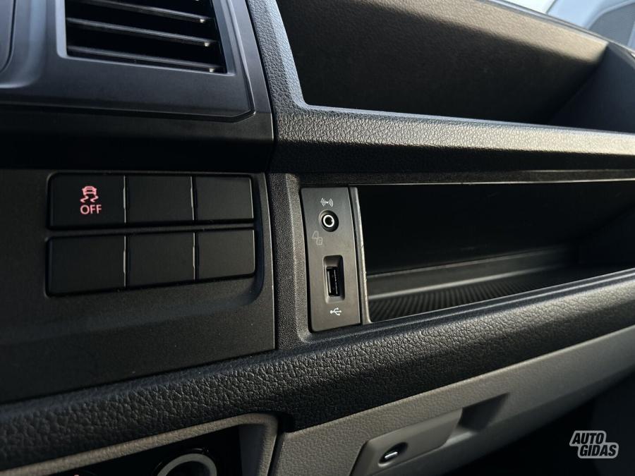 Green Volkswagen Transporter 2016 in Kaunas, with an engine capacity of 2.00 L and mileage of 443 thousand km for 14500 €, photo 27 on AUTOMOTO.COM.LV