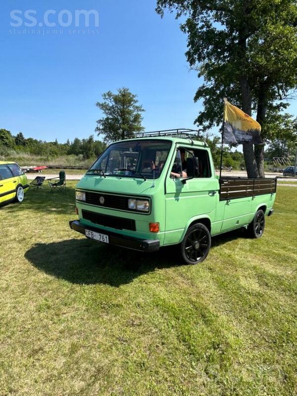 Zaļš Volkswagen Transporter 1987 Rīga, ar dzinēja tilpumu 1.90 L un nobraukumu 43 tūkst. km par 12500 €, foto 1 vietnē AUTOMOTO.COM.LV