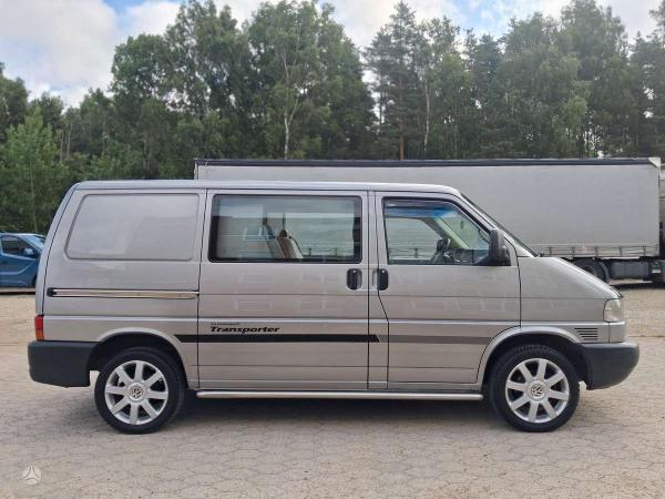 Grey Volkswagen Transporter 2000 in Radviliskis, with an engine capacity of 2.50 L and mileage of 315 thousand km for 4650 €, photo 9 on AUTOMOTO.COM.LV