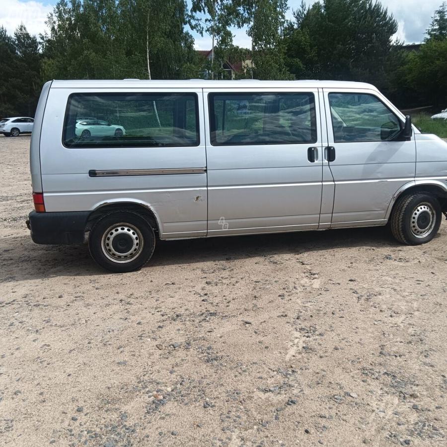 Grey Volkswagen Transporter 2002 in Vilnius, with an engine capacity of 2.50 L and mileage of 260 thousand km for 3200 €, photo 6 on AUTOMOTO.COM.LV