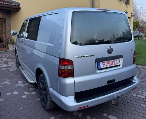 Pelēks Volkswagen Transporter 2004 Viļņa, ar dzinēja tilpumu 2.46 L un nobraukumu 353 tūkst. km par 4500 €, foto 4 vietnē AUTOMOTO.COM.LV