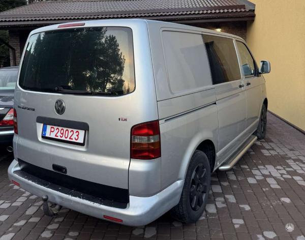 Pelēks Volkswagen Transporter 2004 Viļņa, ar dzinēja tilpumu 2.46 L un nobraukumu 353 tūkst. km par 4500 €, foto 5 vietnē AUTOMOTO.COM.LV