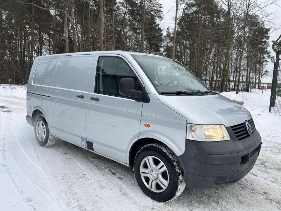 Pelēks Volkswagen Transporter 2005 Viļņa, ar dzinēja tilpumu 2.50 L un nobraukumu 269 tūkst. km par 3300 €, foto 1 vietnē AUTOMOTO.COM.LV