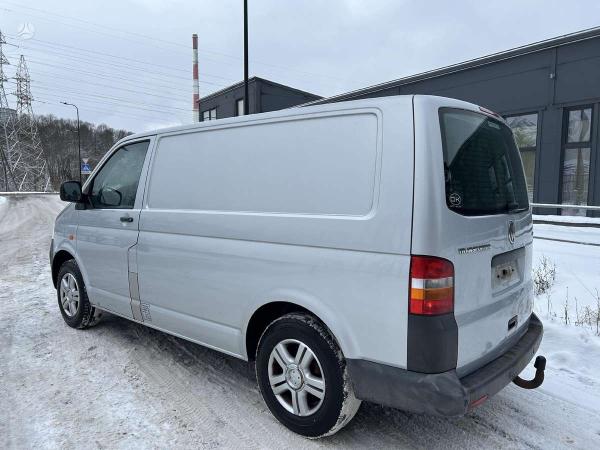 Grey Volkswagen Transporter 2005 in Vilnius, with an engine capacity of 2.50 L and mileage of 269 thousand km for 3300 €, photo 4 on AUTOMOTO.COM.LV