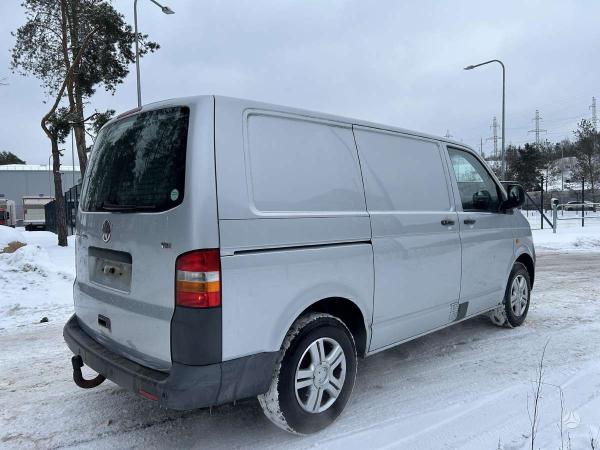 Grey Volkswagen Transporter 2005 in Vilnius, with an engine capacity of 2.50 L and mileage of 269 thousand km for 3300 €, photo 6 on AUTOMOTO.COM.LV