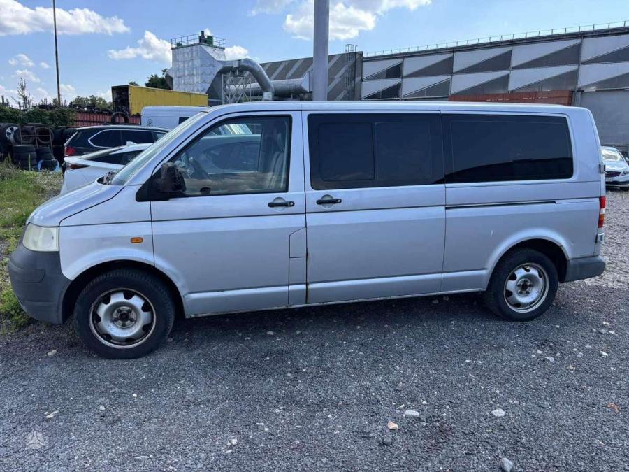 Pelēks Volkswagen Transporter 2006 Kauņa, ar dzinēja tilpumu 2.46 L un nobraukumu 350 tūkst. km par 3333 €, foto 1 vietnē AUTOMOTO.COM.LV