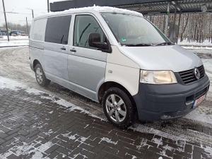 Grey Volkswagen Transporter 2007 in Kaunas, with an engine capacity of 2.50 L and mileage of 480 thousand km for 2999 €, photo 3 on AUTOMOTO.COM.LV