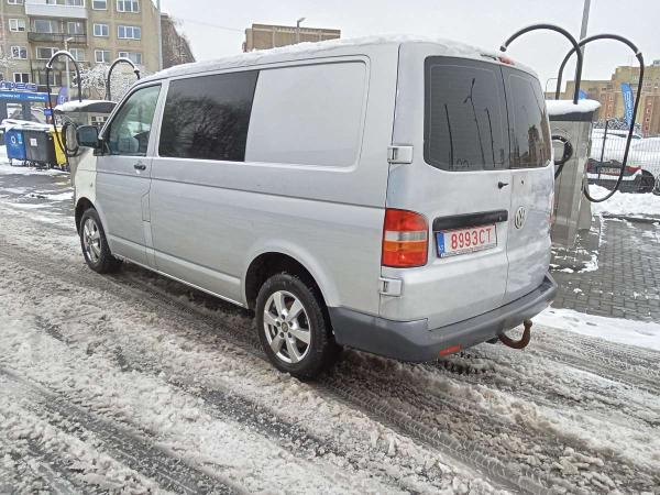 Pelēks Volkswagen Transporter 2007 Kauņa, ar dzinēja tilpumu 2.50 L un nobraukumu 480 tūkst. km par 2999 €, foto 5 vietnē AUTOMOTO.COM.LV