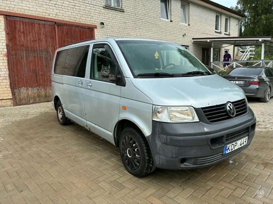 Grey Volkswagen Transporter 2007 in Vilnius, with an engine capacity of 1.90 L and mileage of 400 thousand km for 1300 €, photo 3 on AUTOMOTO.COM.LV
