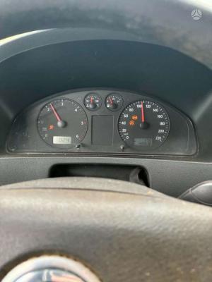 Grey Volkswagen Transporter 2007 in Vilnius, with an engine capacity of 1.90 L and mileage of 400 thousand km for 1300 €, photo 9 on AUTOMOTO.COM.LV