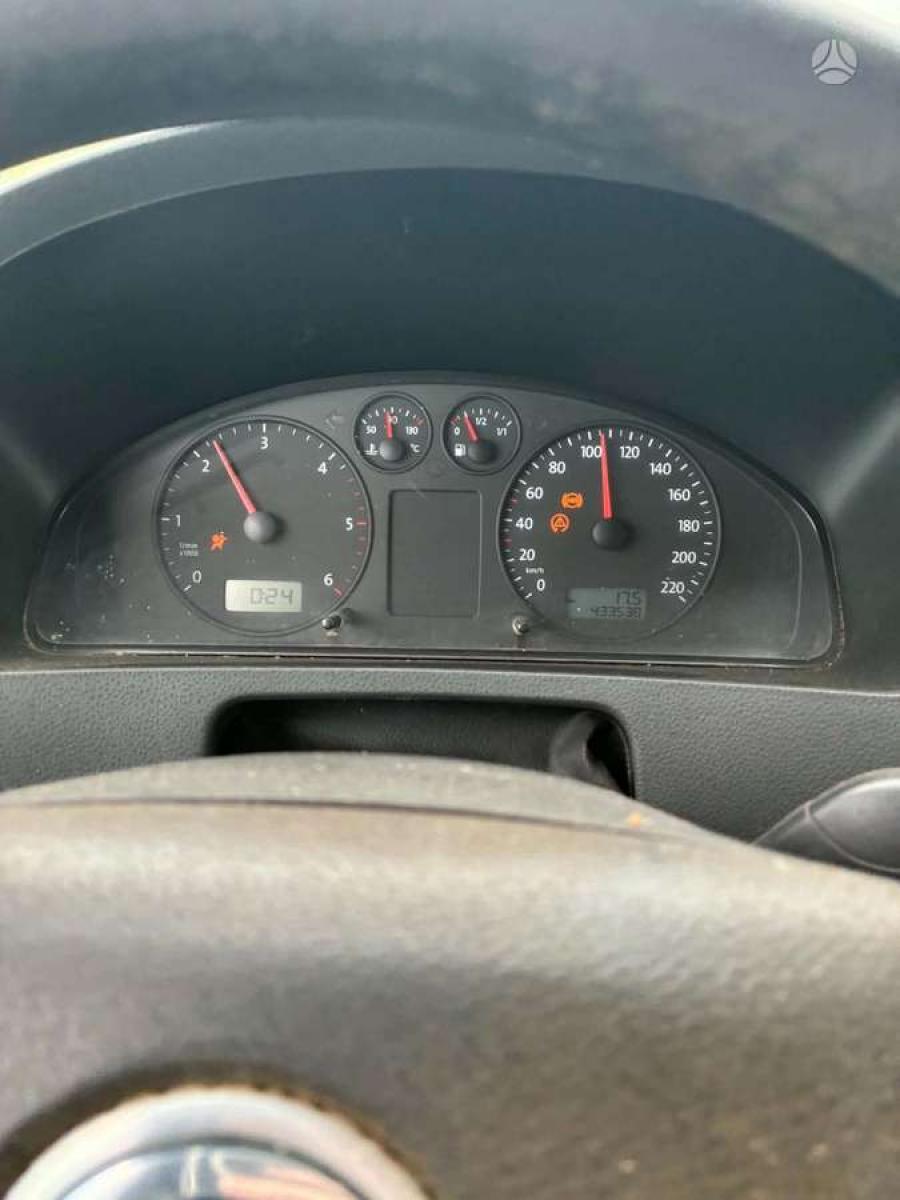 Grey Volkswagen Transporter 2007 in Vilnius, with an engine capacity of 1.90 L and mileage of 400 thousand km for 1300 €, photo 9 on AUTOMOTO.COM.LV