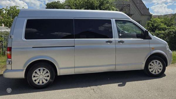 Grey Volkswagen Transporter 2007 in Birzai, with an engine capacity of 2.46 L and mileage of 252 thousand km for 7900 €, photo 2 on AUTOMOTO.COM.LV