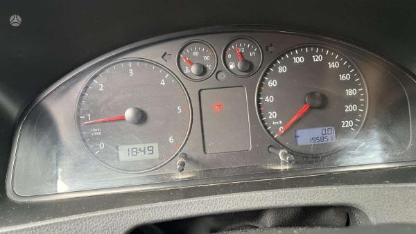Grey Volkswagen Transporter 2007 in Kaunas, with an engine capacity of 1.90 L and mileage of 196 thousand km for 4500 €, photo 10 on AUTOMOTO.COM.LV