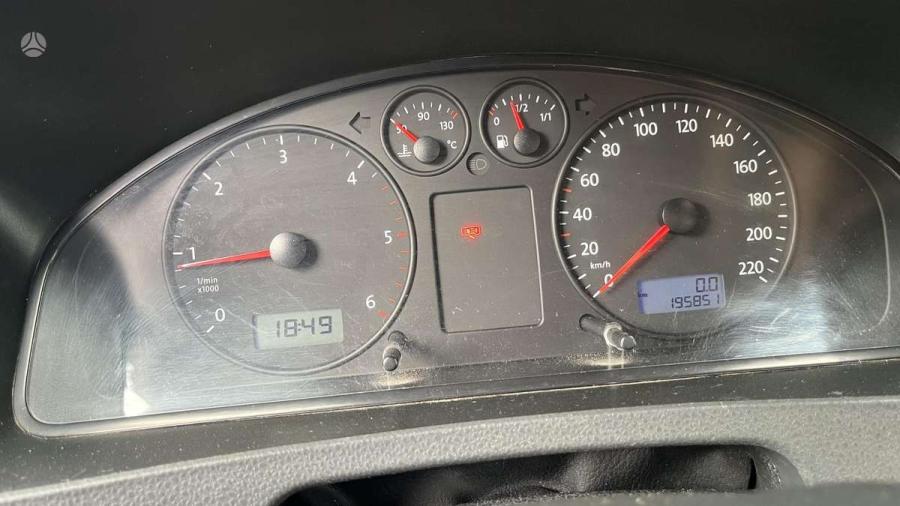 Grey Volkswagen Transporter 2007 in Kaunas, with an engine capacity of 1.90 L and mileage of 196 thousand km for 4500 €, photo 10 on AUTOMOTO.COM.LV